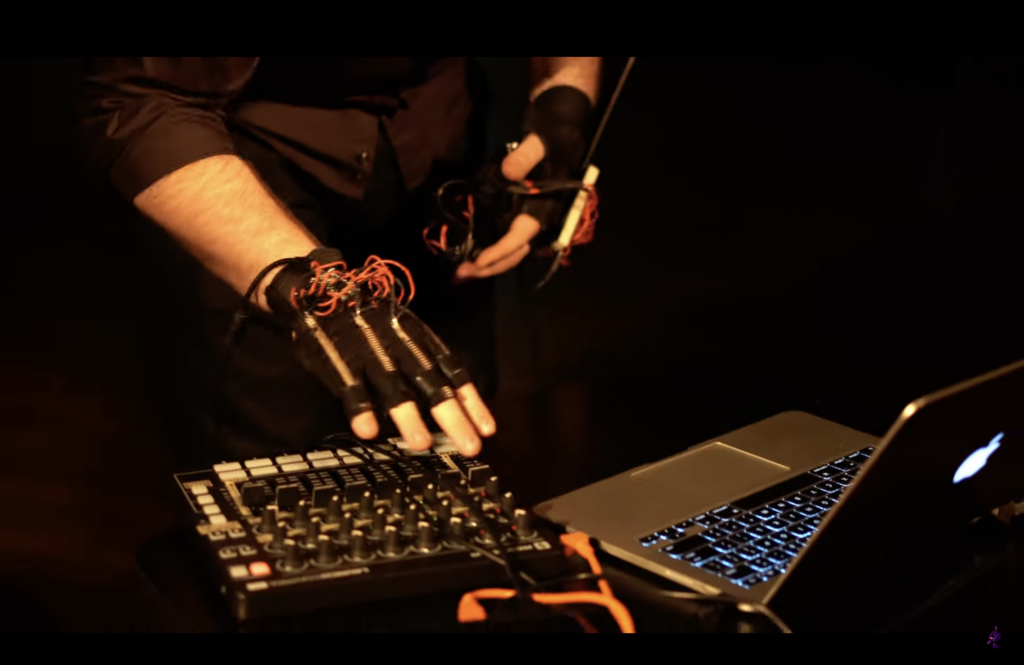 令人著迷的怒吼聲：Douglas McCausland 的沈浸式體感互動音樂 | 融聲創意 Zone Sound Creative